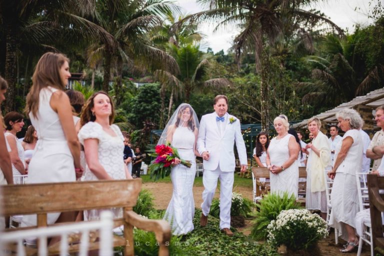 Casamento leve e encantador em Paraty - Dani & Jamie