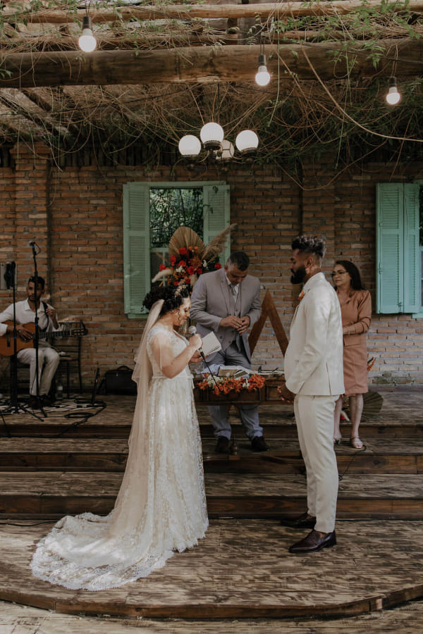 Casamento boho rústico com clima de conto de fadas!