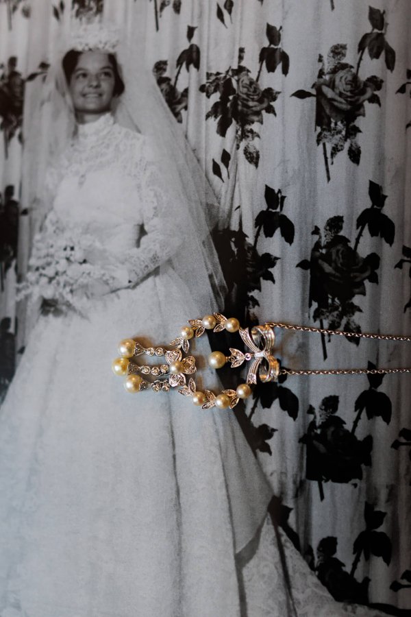 Noiva arrasa com vestido de 112 anos herdado de sua tataravó!