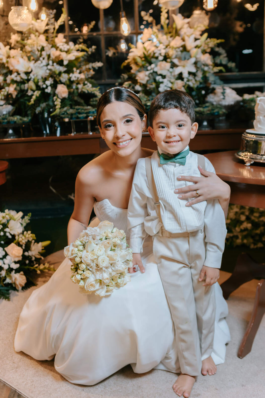 Mãe do noivo prepara surpresa emocionante para o casamento na igreja
